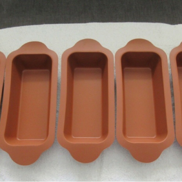 ever ocean | Kitchen | New Subway Silicone Baking Pans 24 Pieces ...